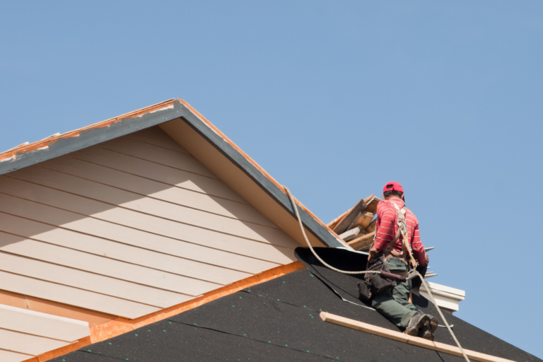 How to Spot Warning Signs That You Need a Roof Replacement Contractor ...
